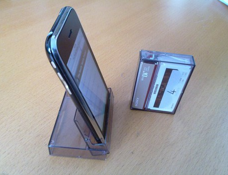 Upcycle Us: Iphone/Ipod stand