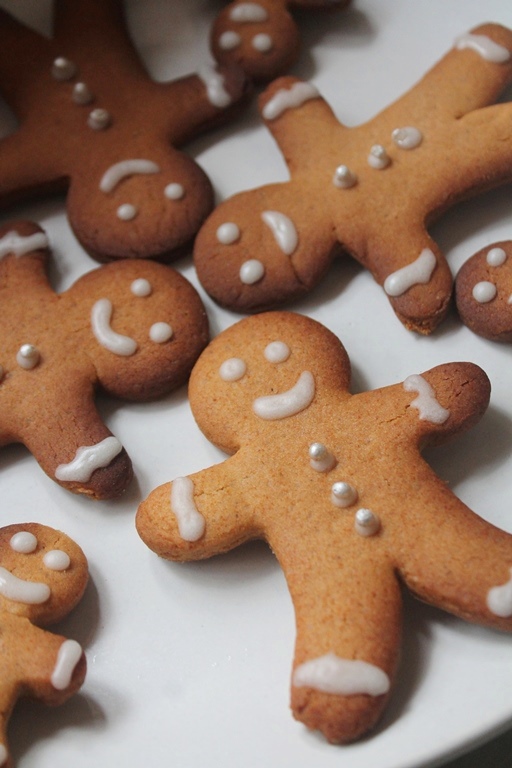 Eggless Gingerbread Cookies Recipe - Gingerbread Man Cookies Recipe ...