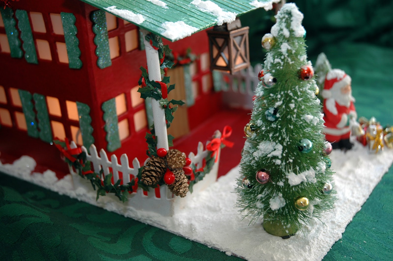 CREATIVITY IS CONTAGIOUS: A VERY SPECIAL CHRISTMAS HOUSE