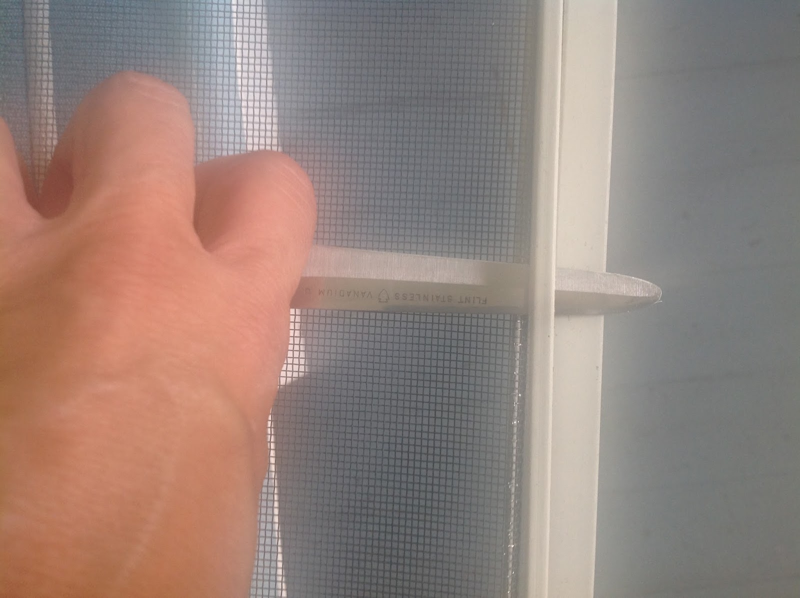 On the Andersen windows the spline is metal and reusable. Pry slowly ...