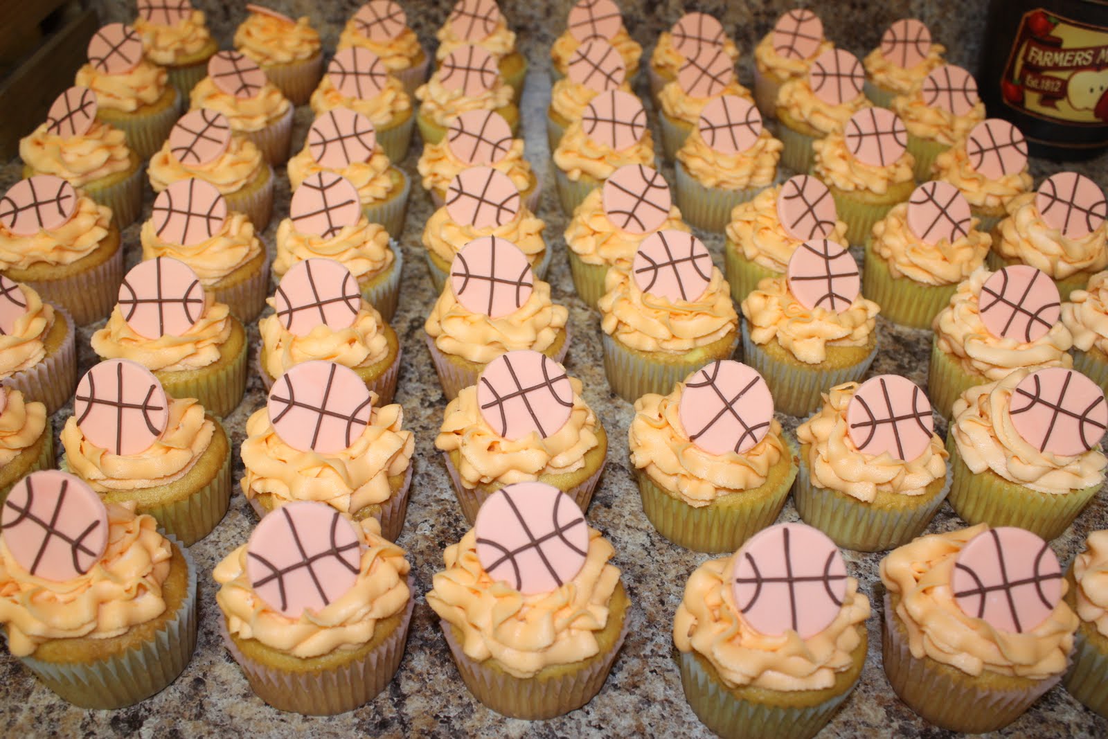 Pam and Nina's Crafty Cakes: Basketball Cake and Cupcakes