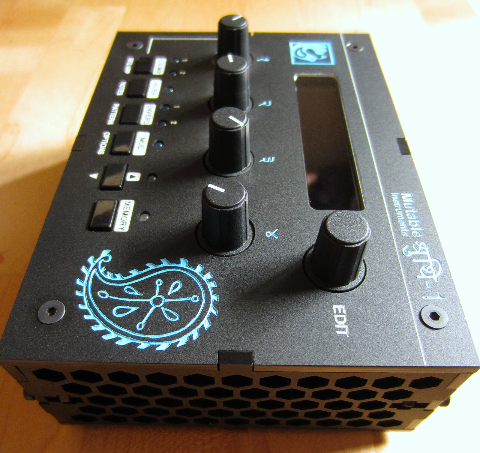 MATRIXSYNTH: Mutable Instruments Shruthi, MINT, Mission Analog Filter