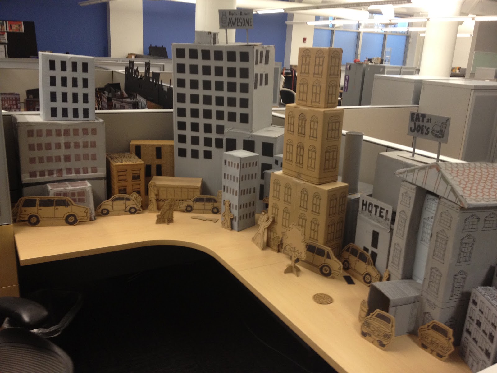 IMG_0318.JPG 1,600×1,200 pixels | Cardboard city, Cardboard crafts ...
