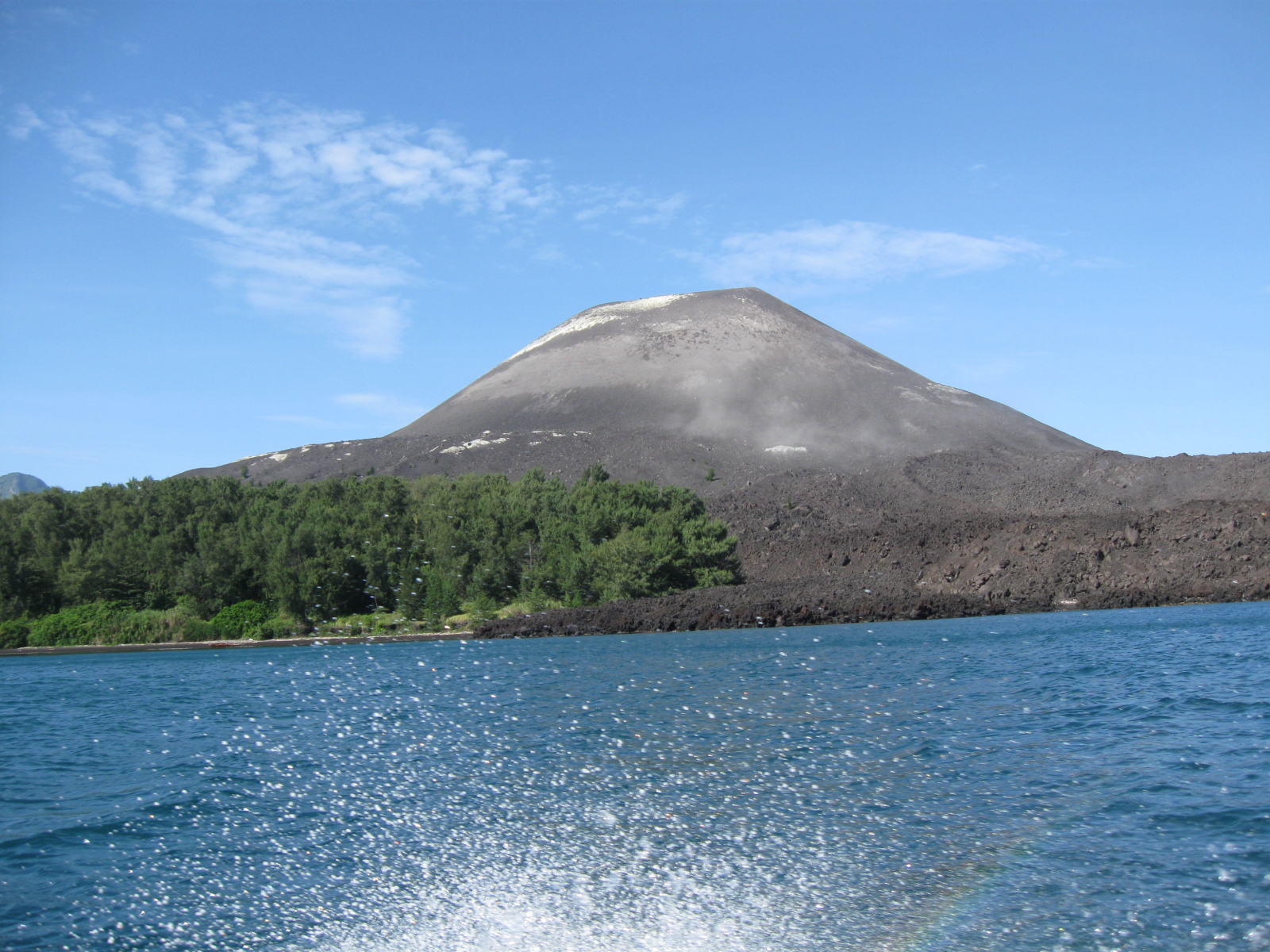 mygukguk: A Visit to Krakatoa Volcano
