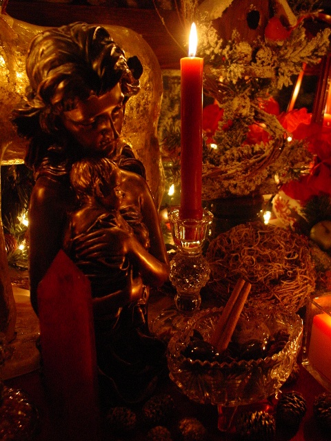 I Heart the Goddess: Yule decorating