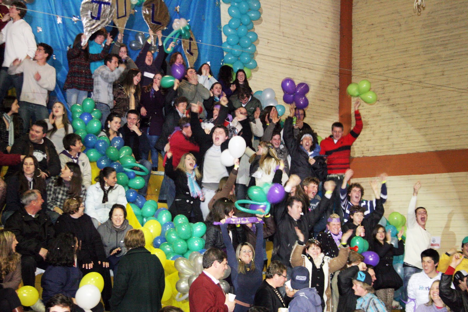 Blog do Jornal Ponto Inicial: Sheila Amanda Nicoletti é a Rainha de ...