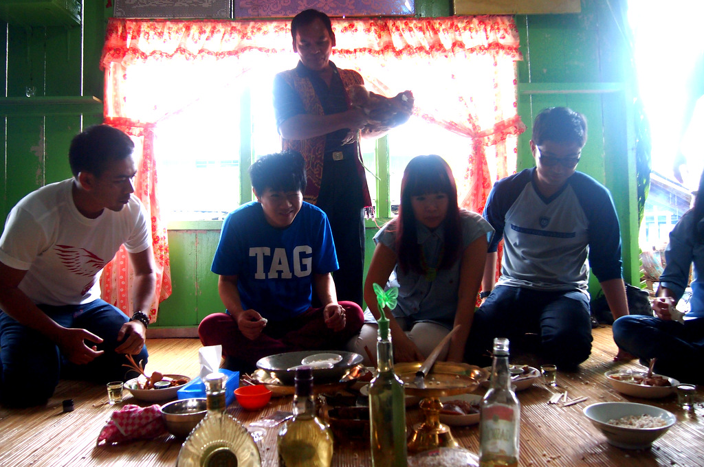 Travelholic: Iban Miring Ceremony to Appease Spirit & Ngajat Dance ...