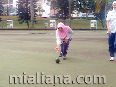 Latihan Boling Padang (Lawn Bowls)
