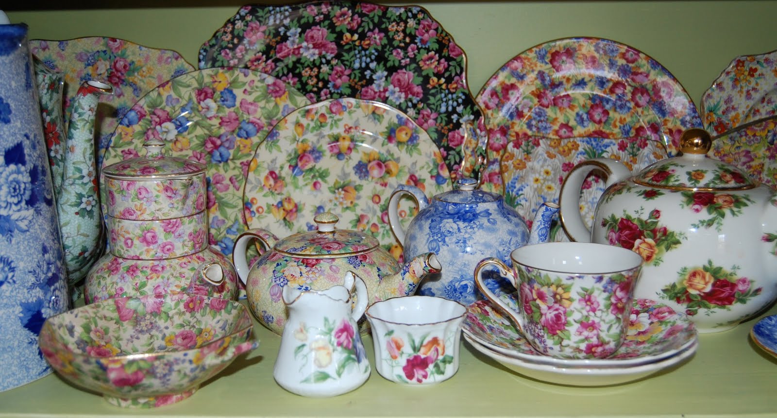 chintzy - definition - What is