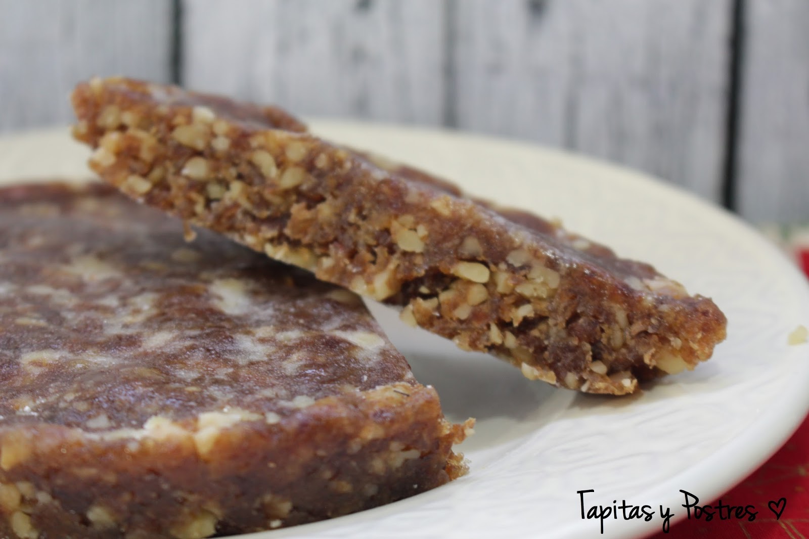 Tapitas y Postres: Pan de dátiles y nueces.