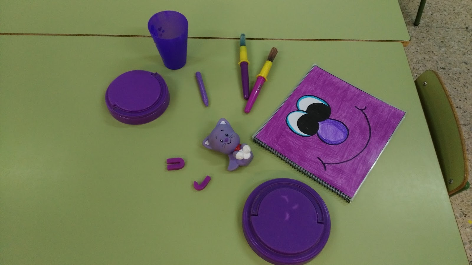 LOS PEQUES DEL CRISTO: El color morado (3 años)