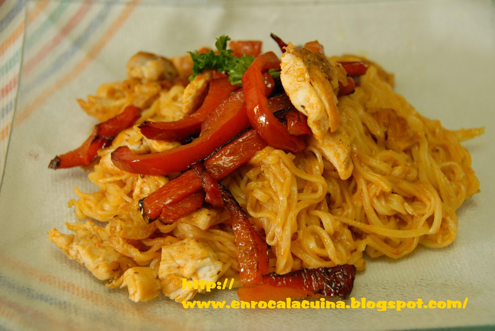 En Roc a la Cuina: Fideus xinosos amb pollastre i pebrot