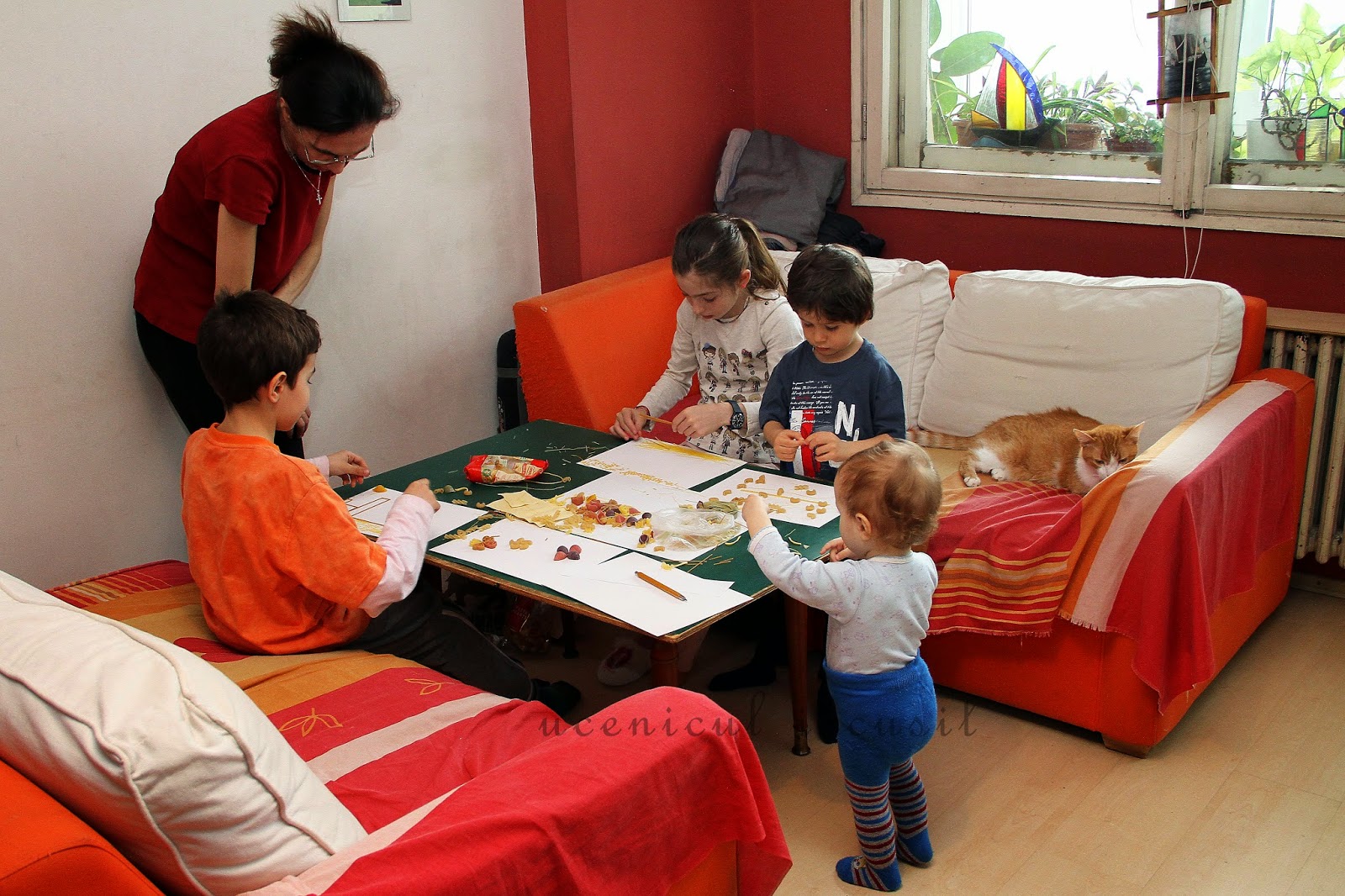 Ucenicul Iscusit: ATELIER DE COLAJ CU PASTE FAINOASE