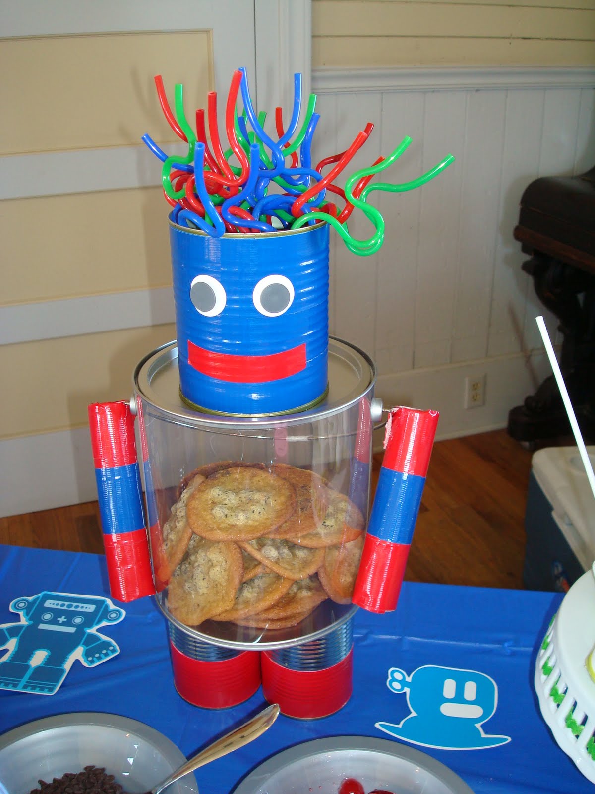 Nifty Thrifty & Thriving: Robot Birthday Party Part 2