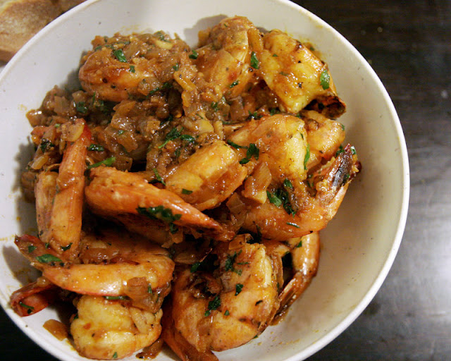 Herbie Likes Spaghetti: Jumbo Shrimp Buzara Style (Buzara di Scampi)