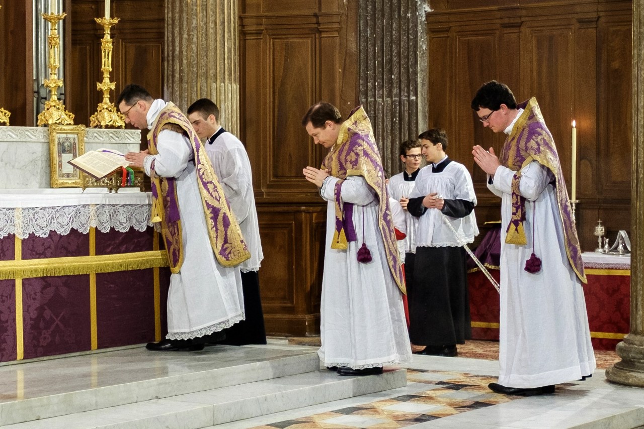 New Liturgical Movement: The History of the Folded Chasuble, by Henri ...