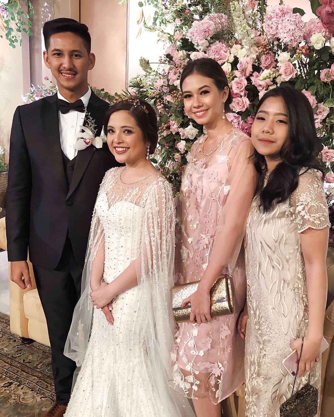 32 Model Dress / Gaun Pesta Ivan Gunawan Kombinasi Brokat Panjang ...