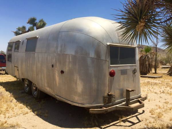 1960 Airstream Land Yacht Caravan - RV & Camper