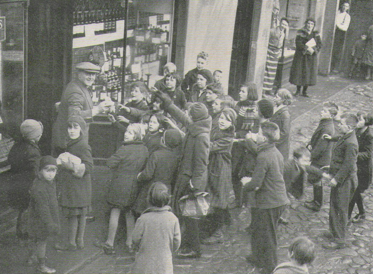 New Year : Hogmanay in the Strath and the Comrie Flambeaux