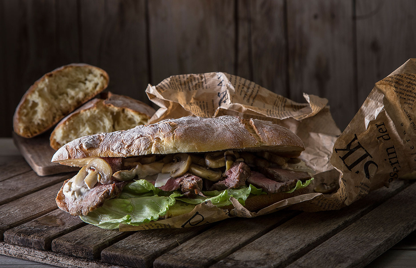 Emi & Koninos: ROAST BEEF ΣΕ ΨΩΜΙ ΤΣΙΑΠΑΤΑ ΜΕ ΜΑΓΙΟΝΕΖΑ ΚΑΠΝΙΣΤΗΣ ΠΑΝΣΕΤΑΣ