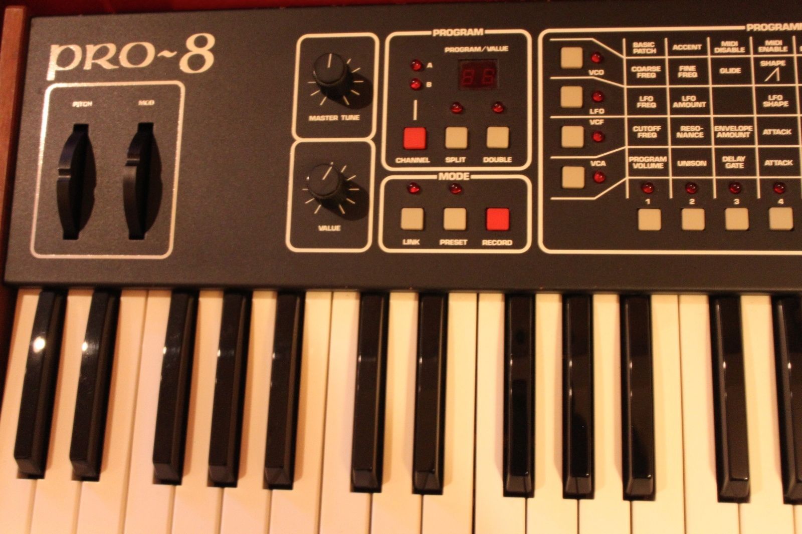 MATRIXSYNTH: Sequential Circuits Pro 8 with Original Case - Japanese Advert
