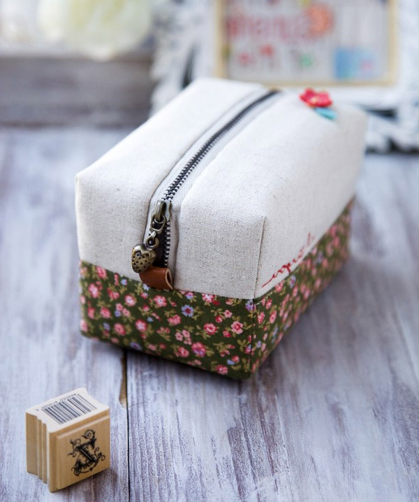 Block Zip Pouch Tutorial. ~ DIY Tutorial Ideas!