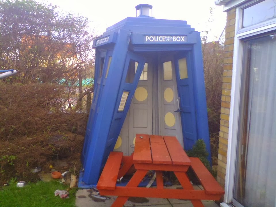 batmanmarch's Action Figure Reviews: To fix a TARDIS - Part One