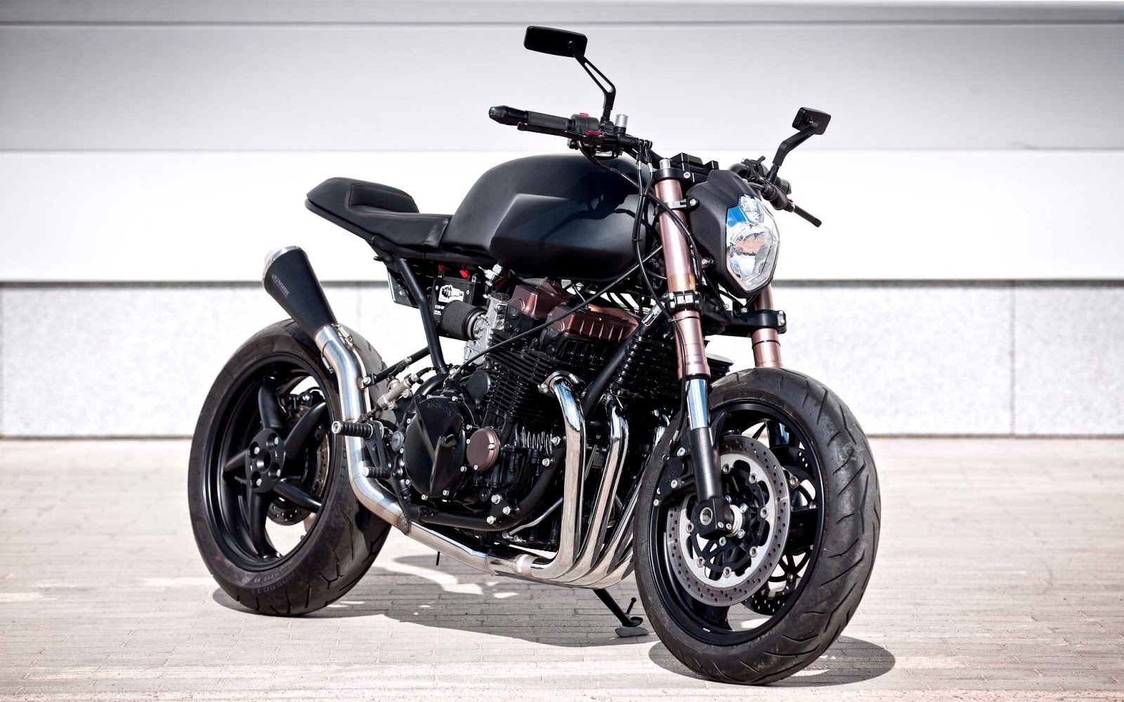 RHCC Sevenfifty - Inazuma café racer