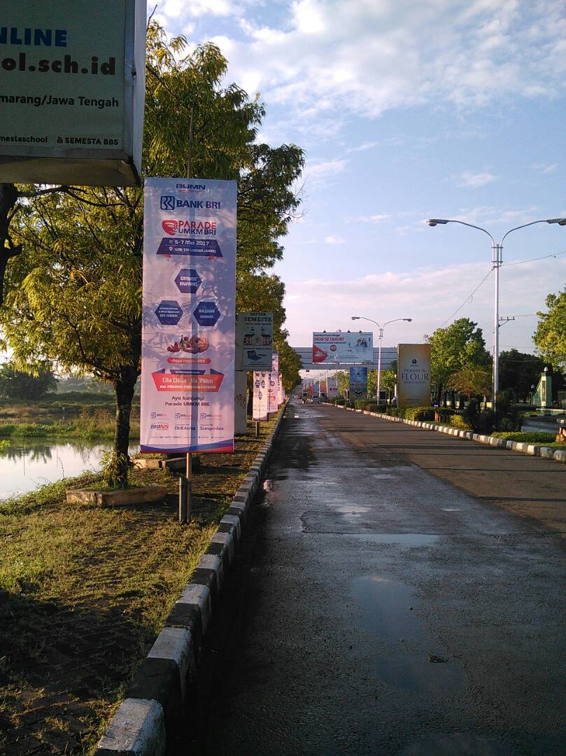 Vertical Banner Outdoor Promo Event BRI UMKM (EO Dyacomm Jakarta) di ...