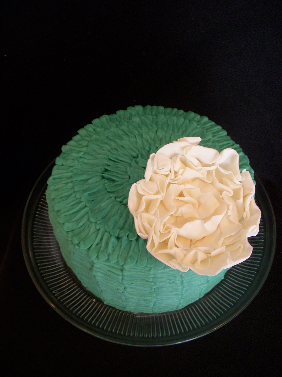 The Sweetest Thing: Ruffle Cake with fondant flower
