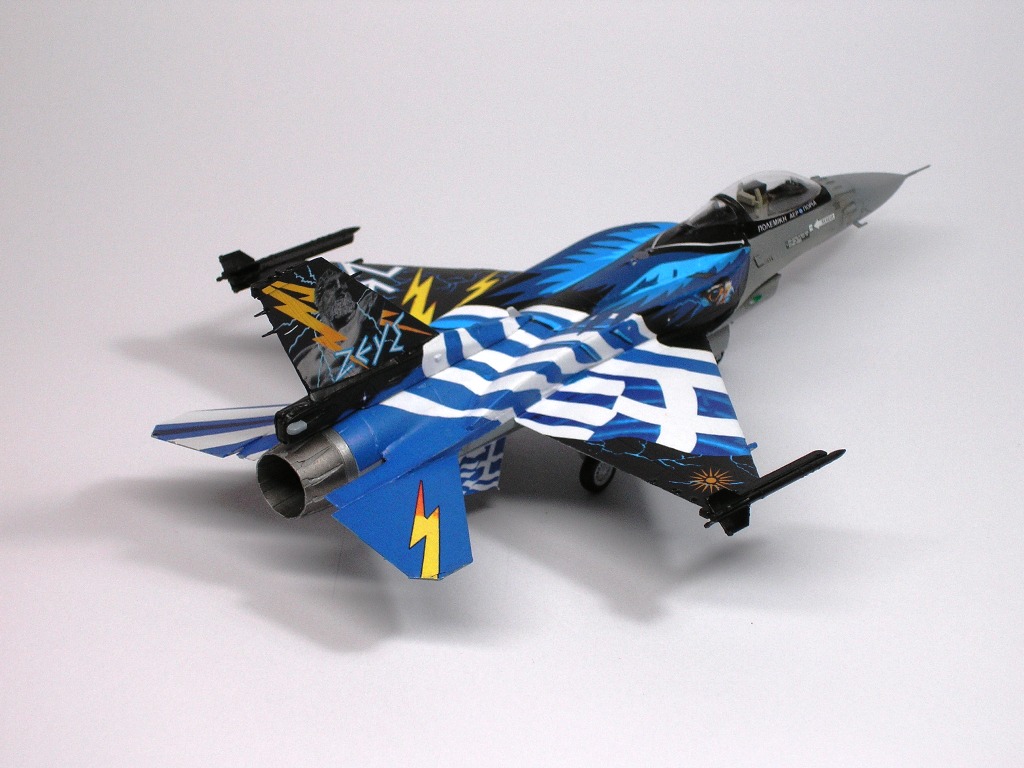 Mikrokosmos: F-16 ZEUS DEMO TEAM, Tamiya 1/72 scale
