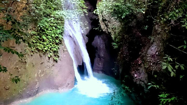Stumbling into Kabutongan Falls in Malabuyoc Cebu - The Lazy Investor's Way