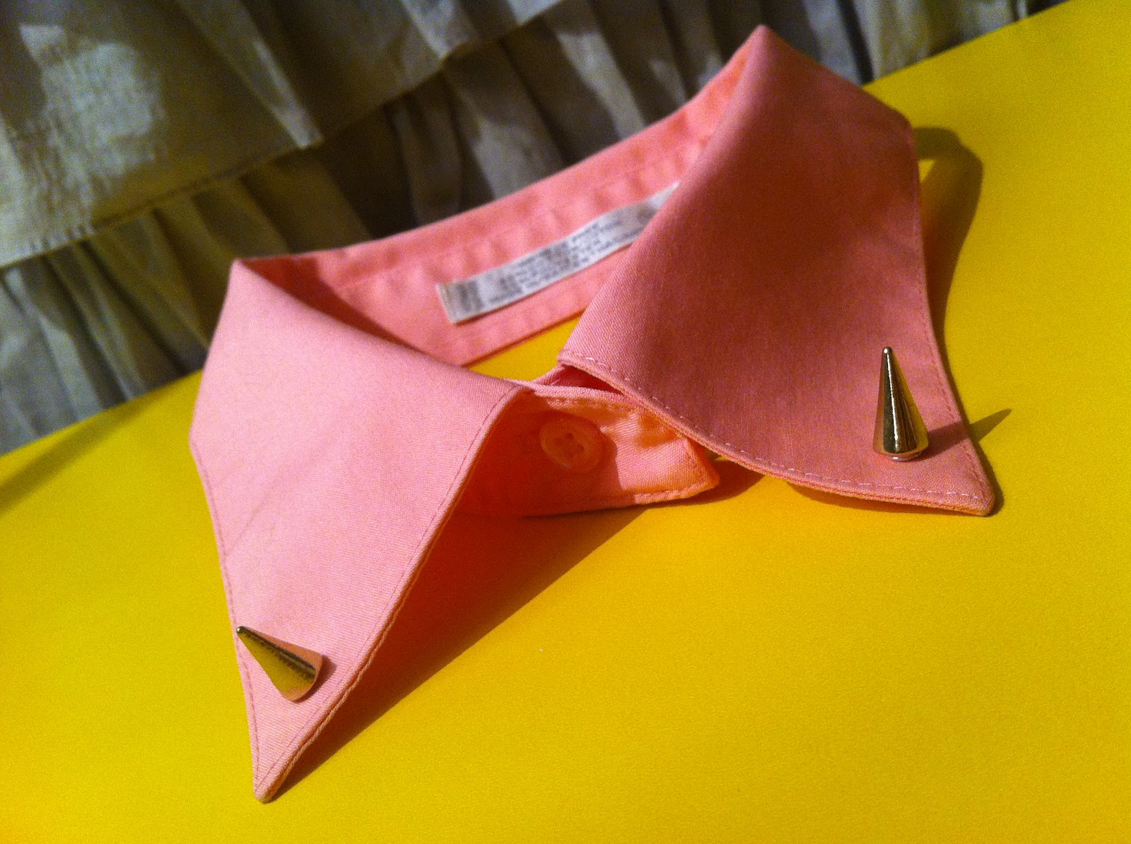 WANTS, LOVES, MUST-HAVES: MUST-HAVES: DIY (No Sew) Detachable Collar