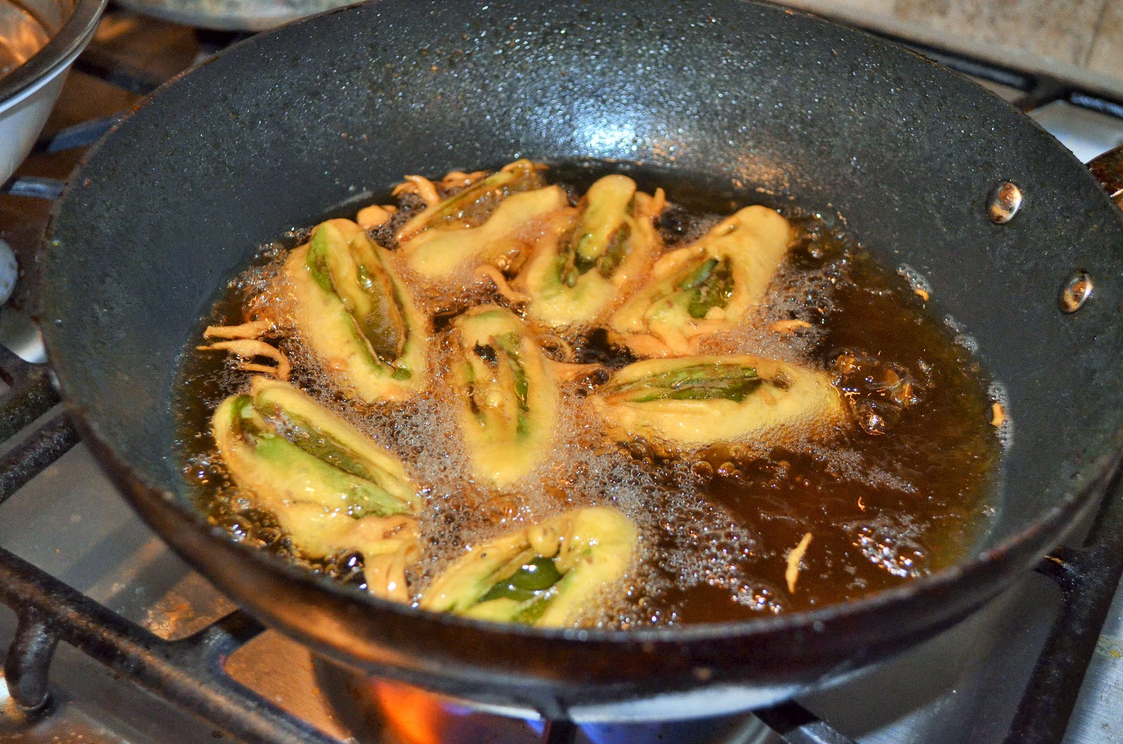 Siri's Kitchen: Cut Chilli Fritters (Cut Mirchi Bajji)