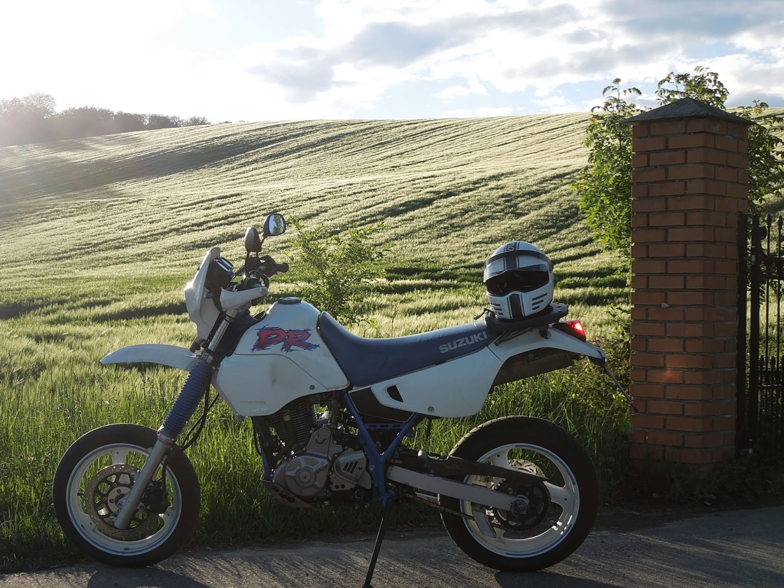 Der SUZUKI DR RALLYE & DR CUSTOM BIKE BLOG: Ingo´s SUMO 650