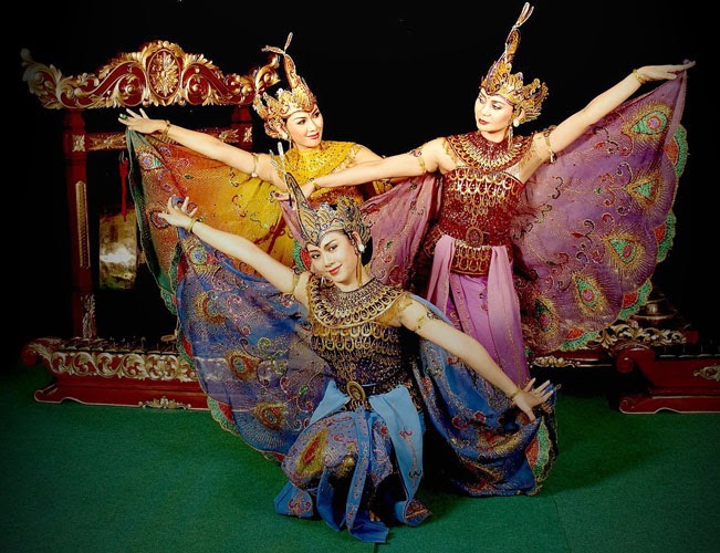 Contoh Tarian Adat Suku Di Indonesia | Web Sejarah