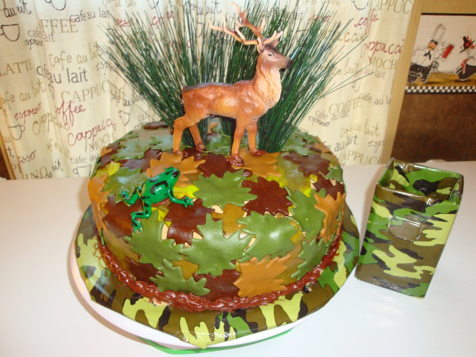 HAPPY CAKES: another camo cake