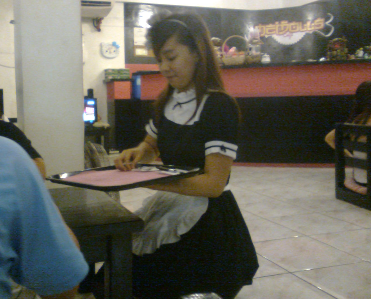 A Taste of the Philippines: The First Maid Cafe in the Philippines