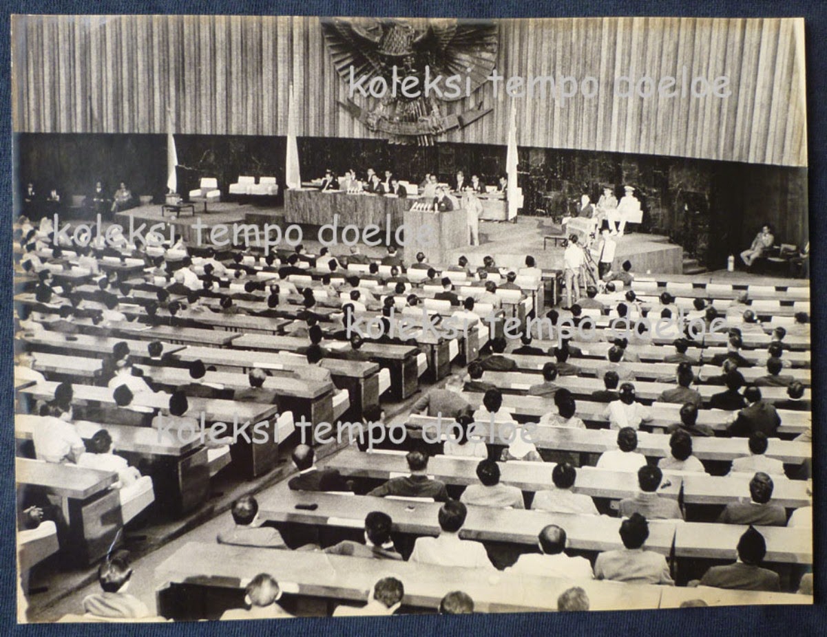 Koleksi Tempo Doeloe: Satu Album foto jadoel - Sidang MPR pada 12 Maret ...