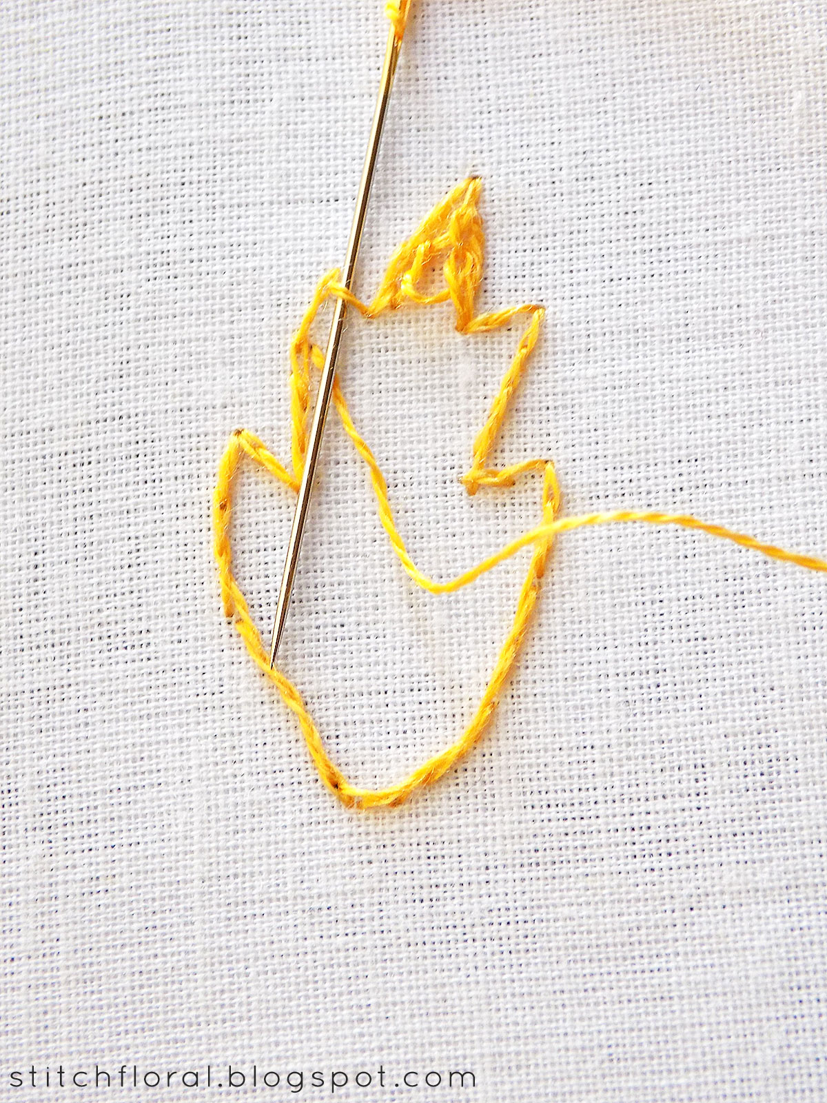 Detached buttonhole on irregular shapes - Stitch Floral