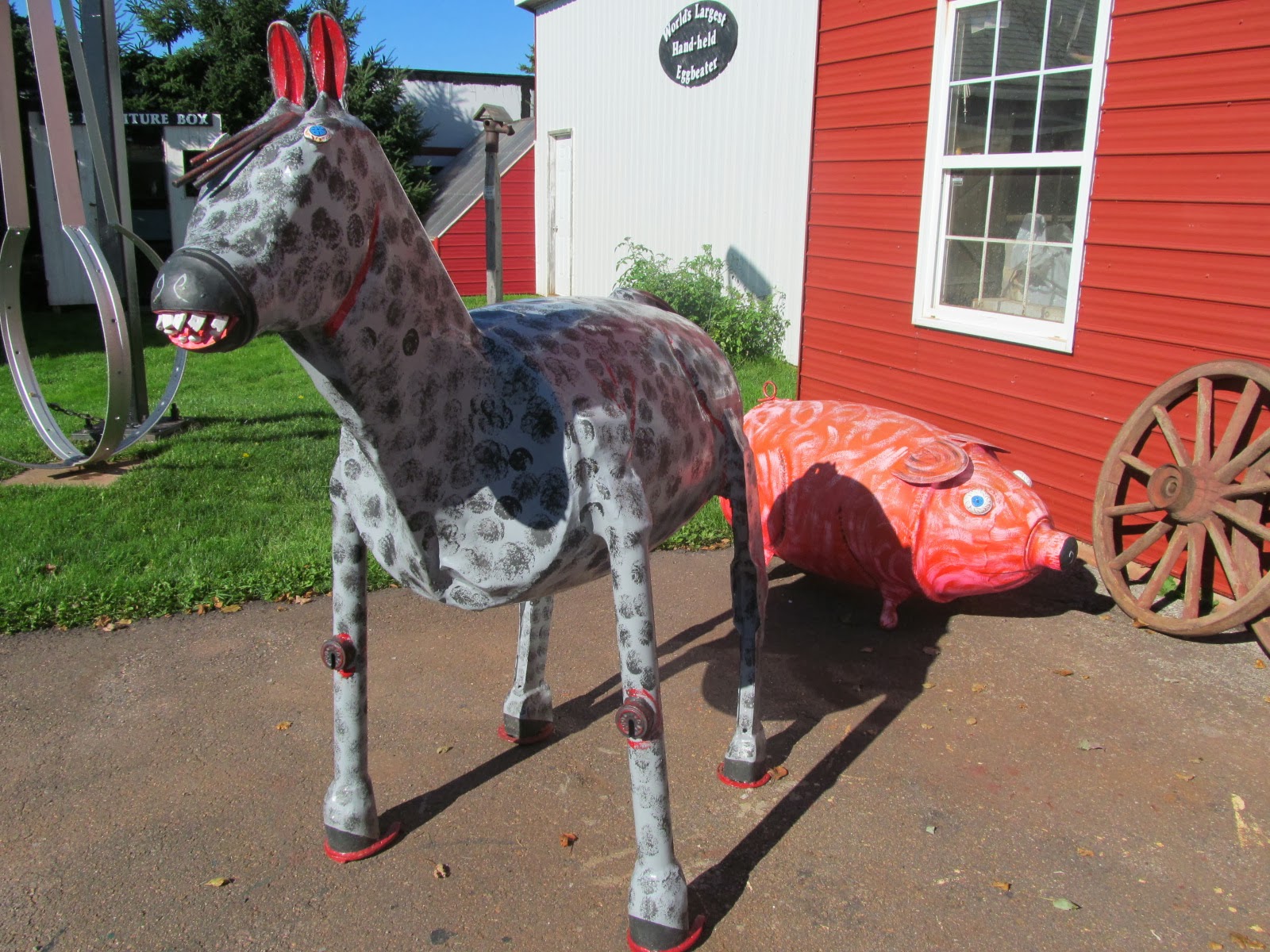 Horse & Pig home for the Winter