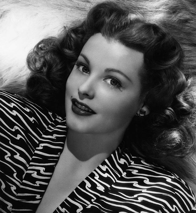 40 Stunning Black and White Photos of Arlene Dahl From Between the Late ...