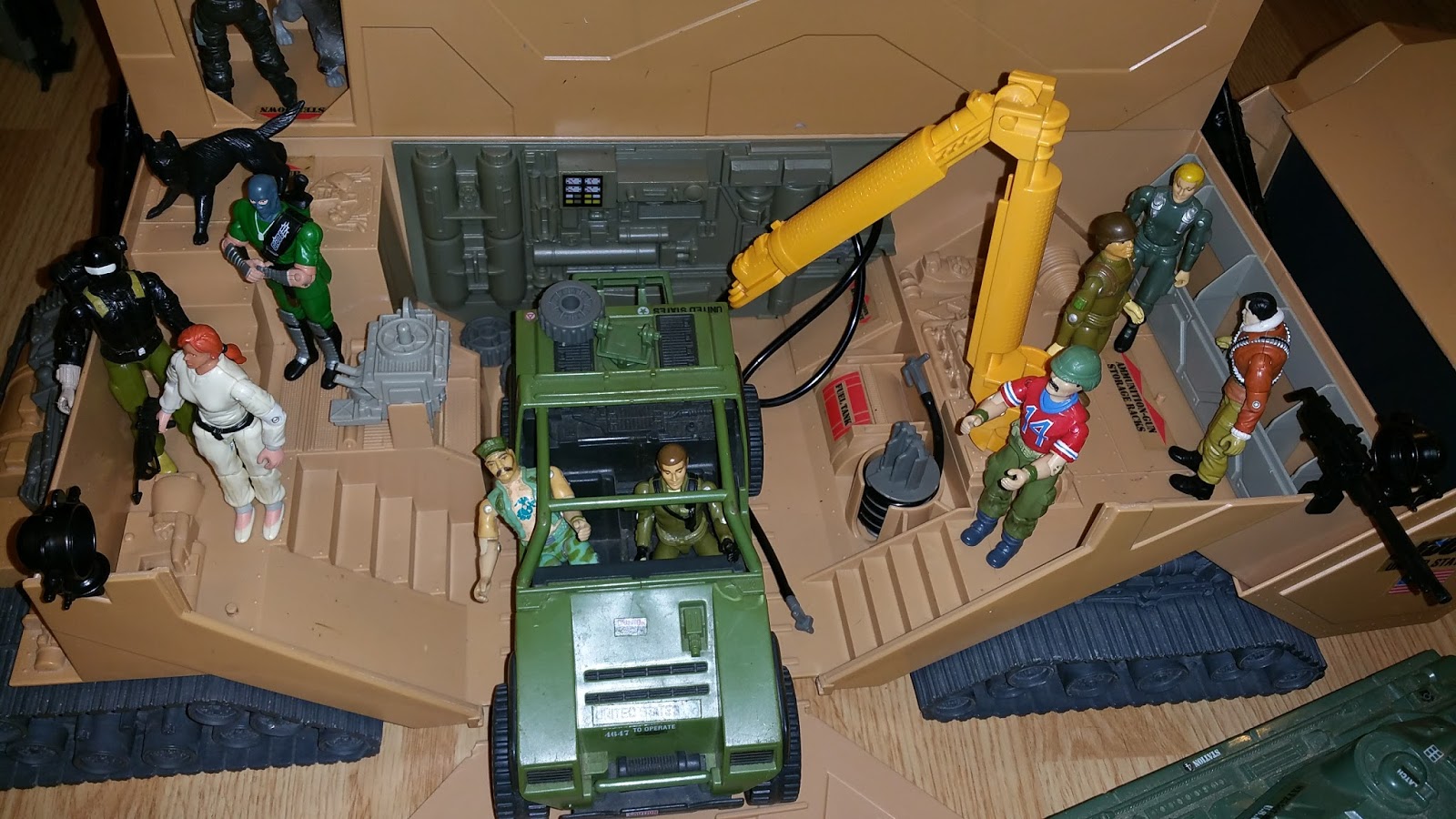 Neon Arcade: AWESOME PLAYSETS: G.I.JOE MOBILE COMMAND CENTER