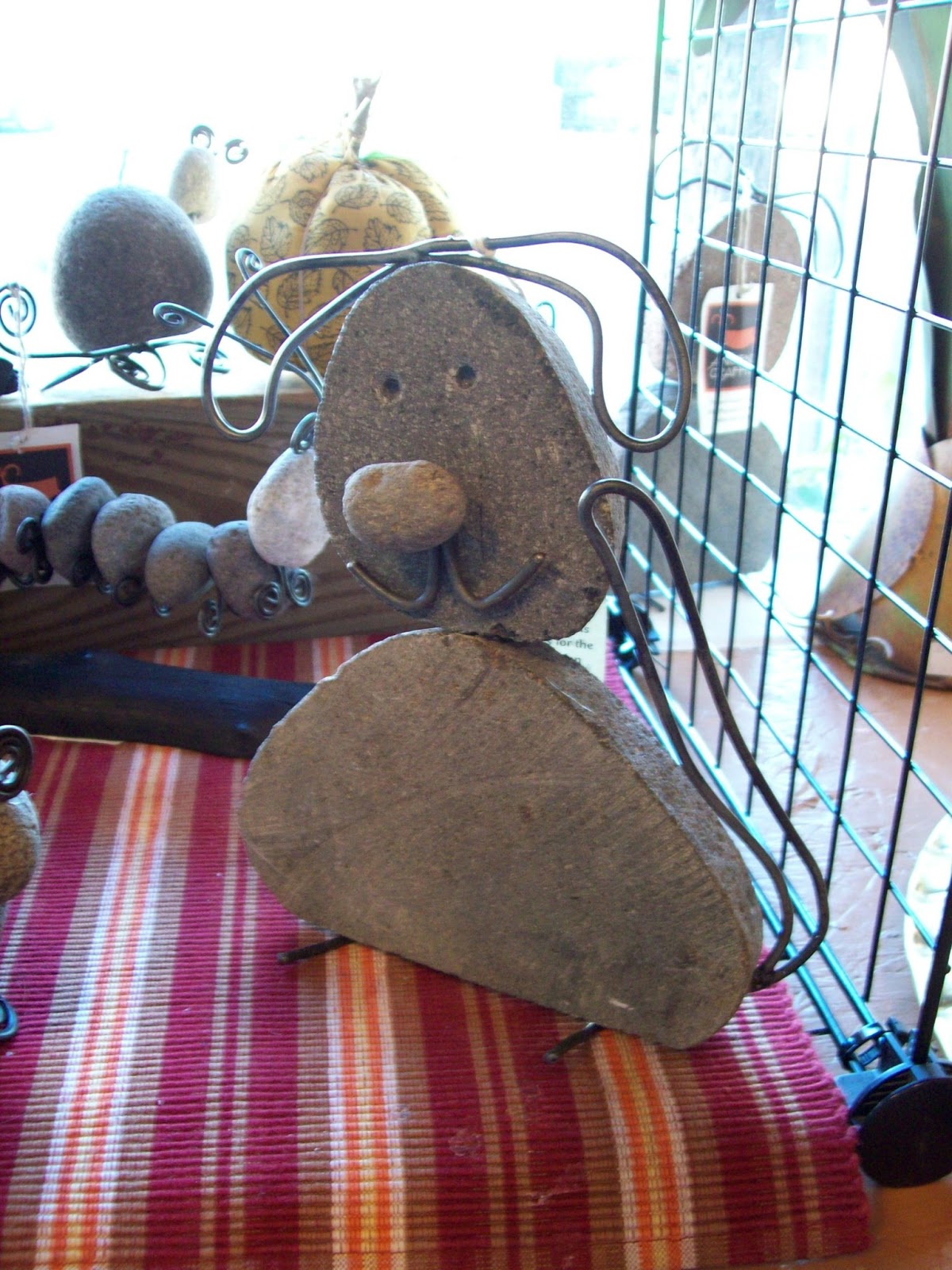 Welcome to Lexie's Of Louisville: Have You Seen This?: Dog Rock Art!