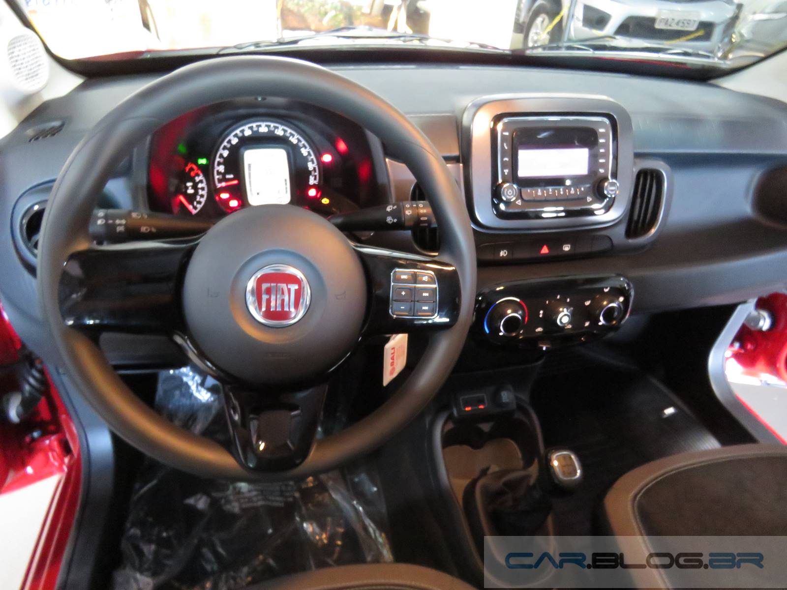 Fiat Mobi: desempenho fraco, consumo alto e preço elevado