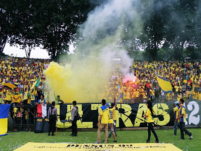 ULTRAS: Ultras Mania Gresik , " They Call Me Ultras