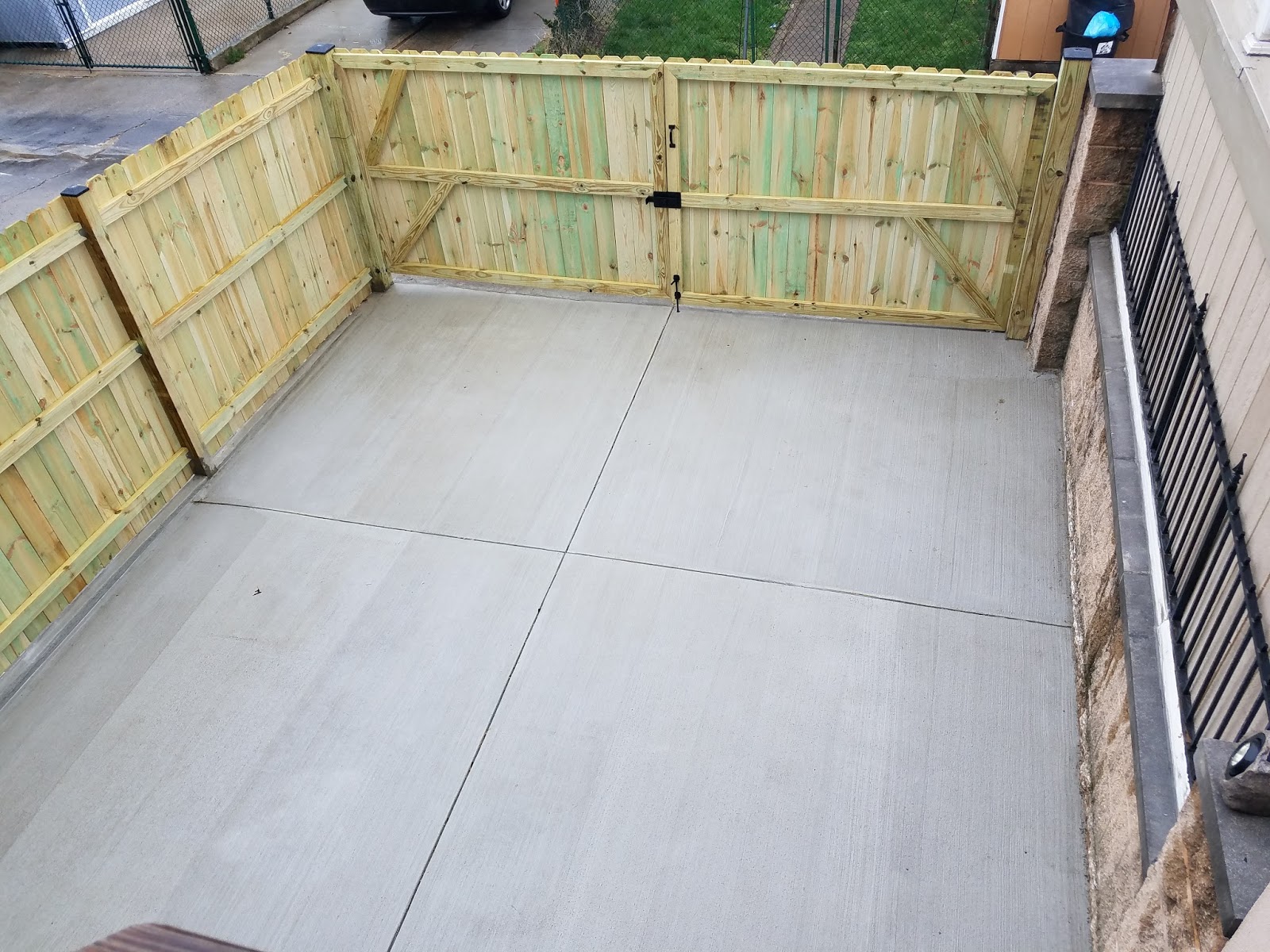 Custom Stoneworks & Design Inc.: Concrete Parking Pad, Driveway in ...