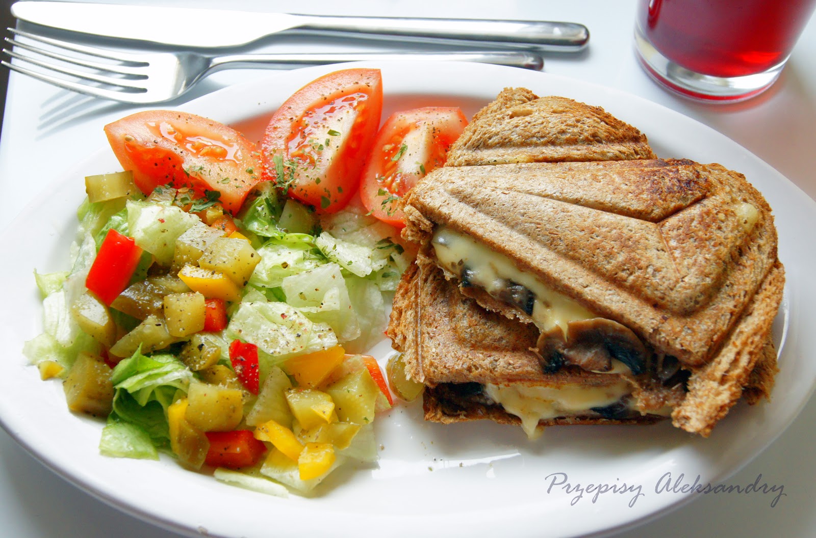 Przepisy Aleksandry: TOSTY Z PIECZARKAMI