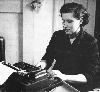 Biblioteca El Salvador: DORIS LESSING. BIOGRAFÍA