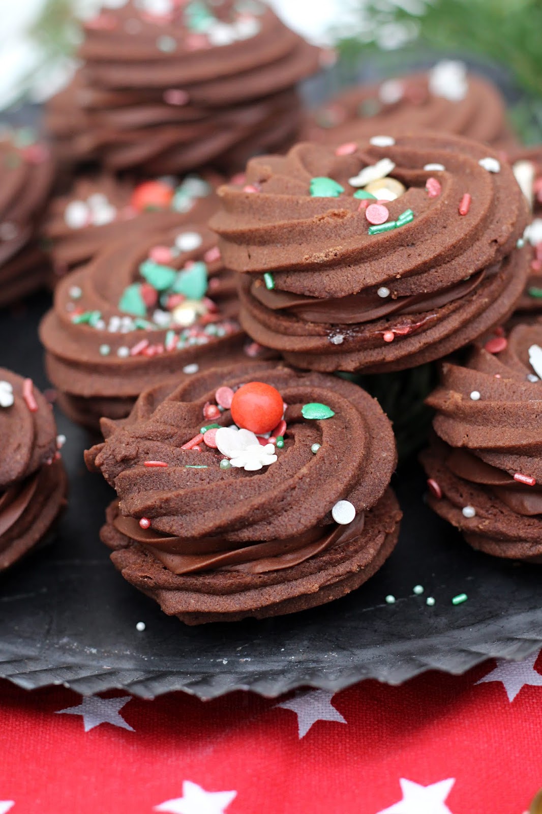 Weihnachtliche Wiener Kringel - ein Rezept für Schokoladenspritzgebäck ...